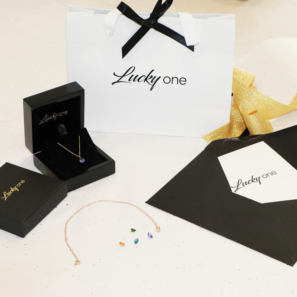 Flower Necklace | LUCKY ONE